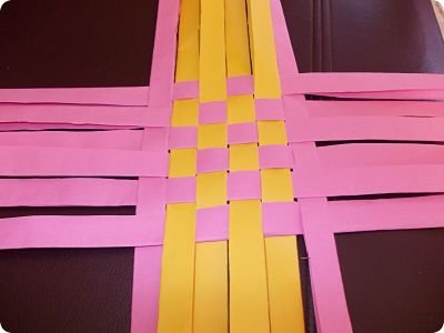 How to weave a Paper Basket?