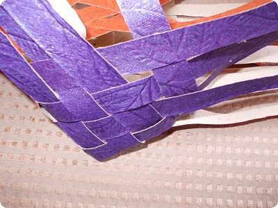 How to weave a Paper Basket?